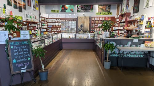 Budeez | Dispensary Menu, Reviews & Photos