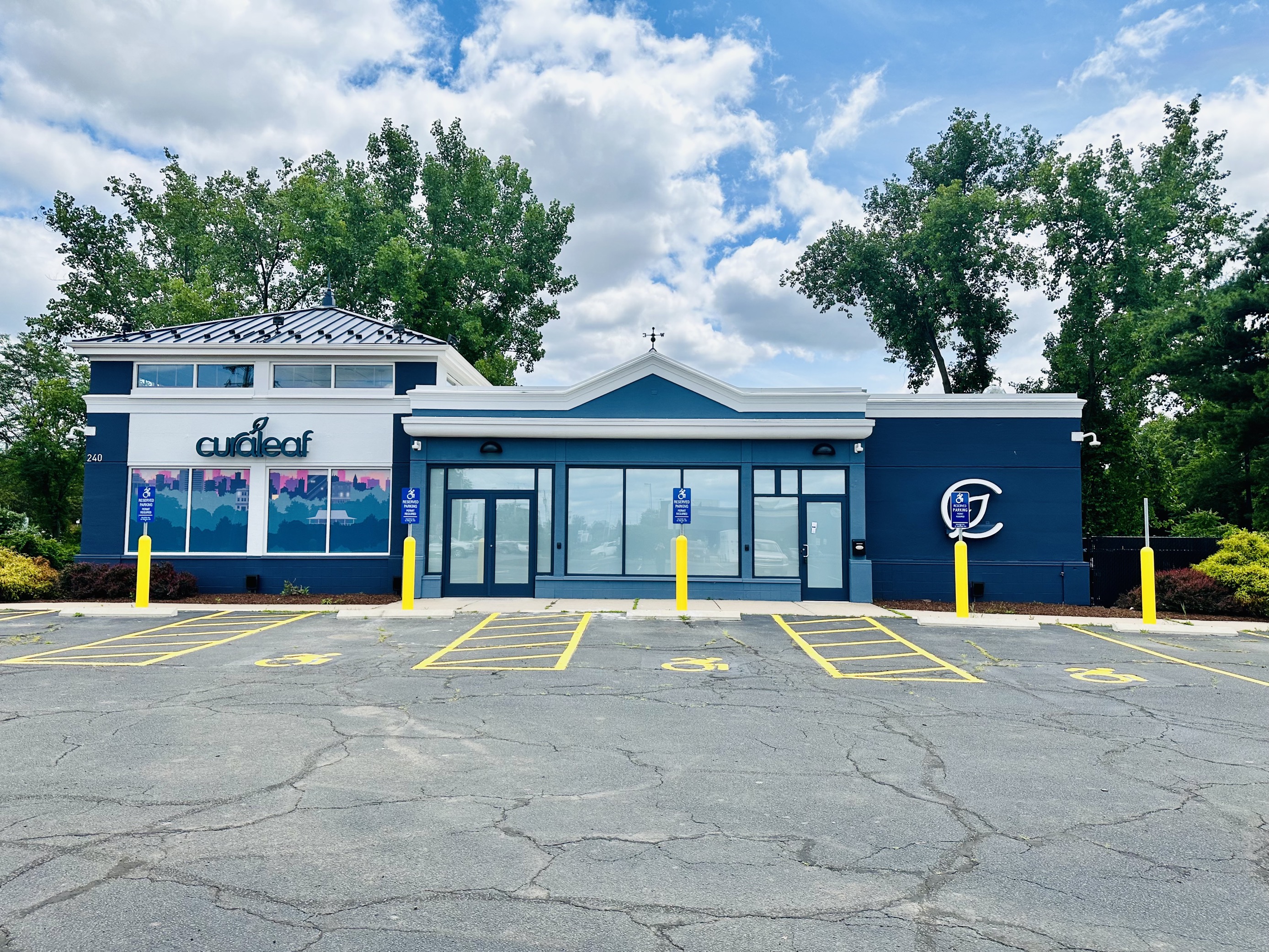 Curaleaf - Manchester | Dispensary Menu, Reviews & Photos