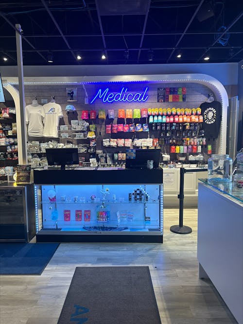 Amazing Budz | Dispensary Menu, Reviews & Photos