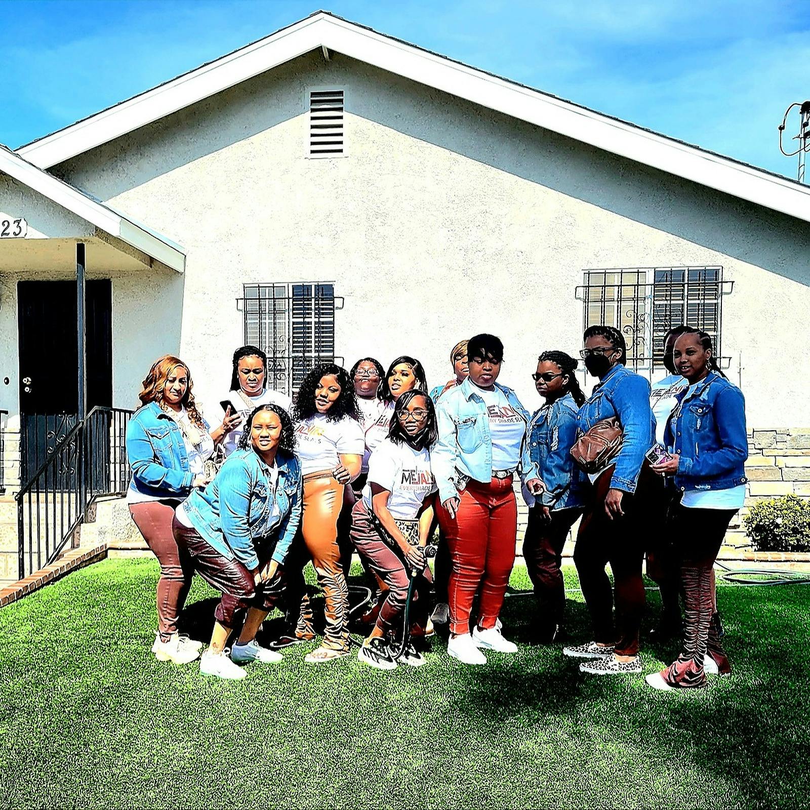 Weed Bus LA: Friday House Movie Set Weed Bus Tour | Leafly