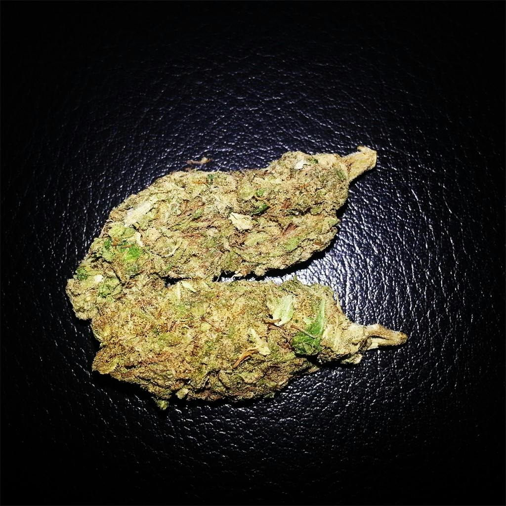 Photos of Alien Rock Candy Weed Strain Buds | Leafly