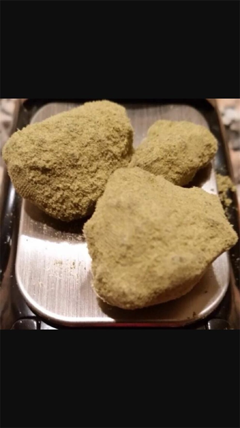 Photos of Blue Moon Rocks Weed Strain Buds | Leafly