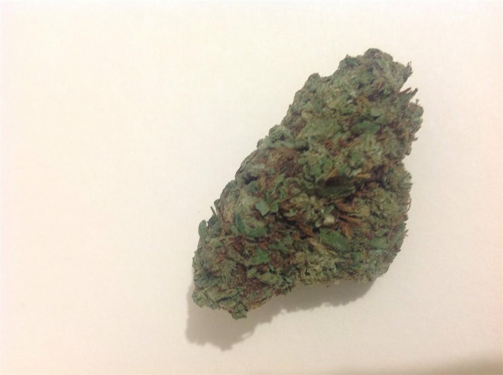 Photos of Caramelicious Weed Strain Buds | Leafly