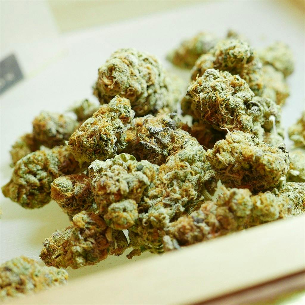 Photos of Do-Si-Dos Weed Strain Buds | Leafly