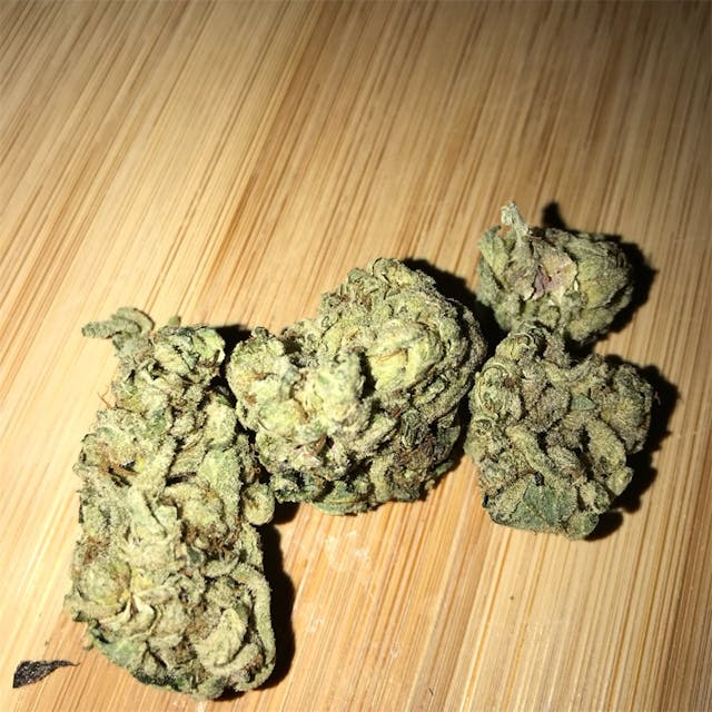 Photos of GSC Weed Strain Buds | Leafly