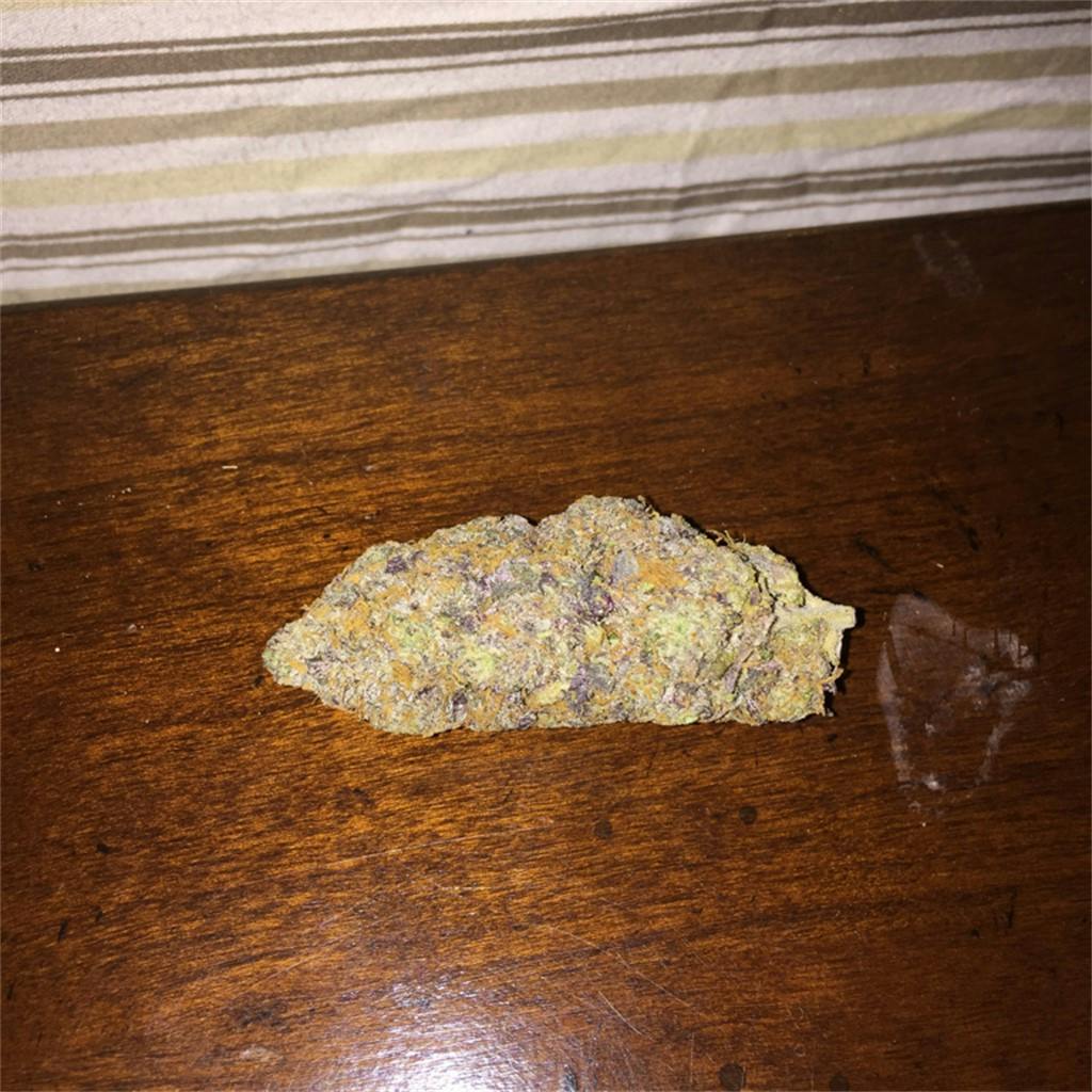 Photos of Godfather OG Weed Strain Buds | Leafly