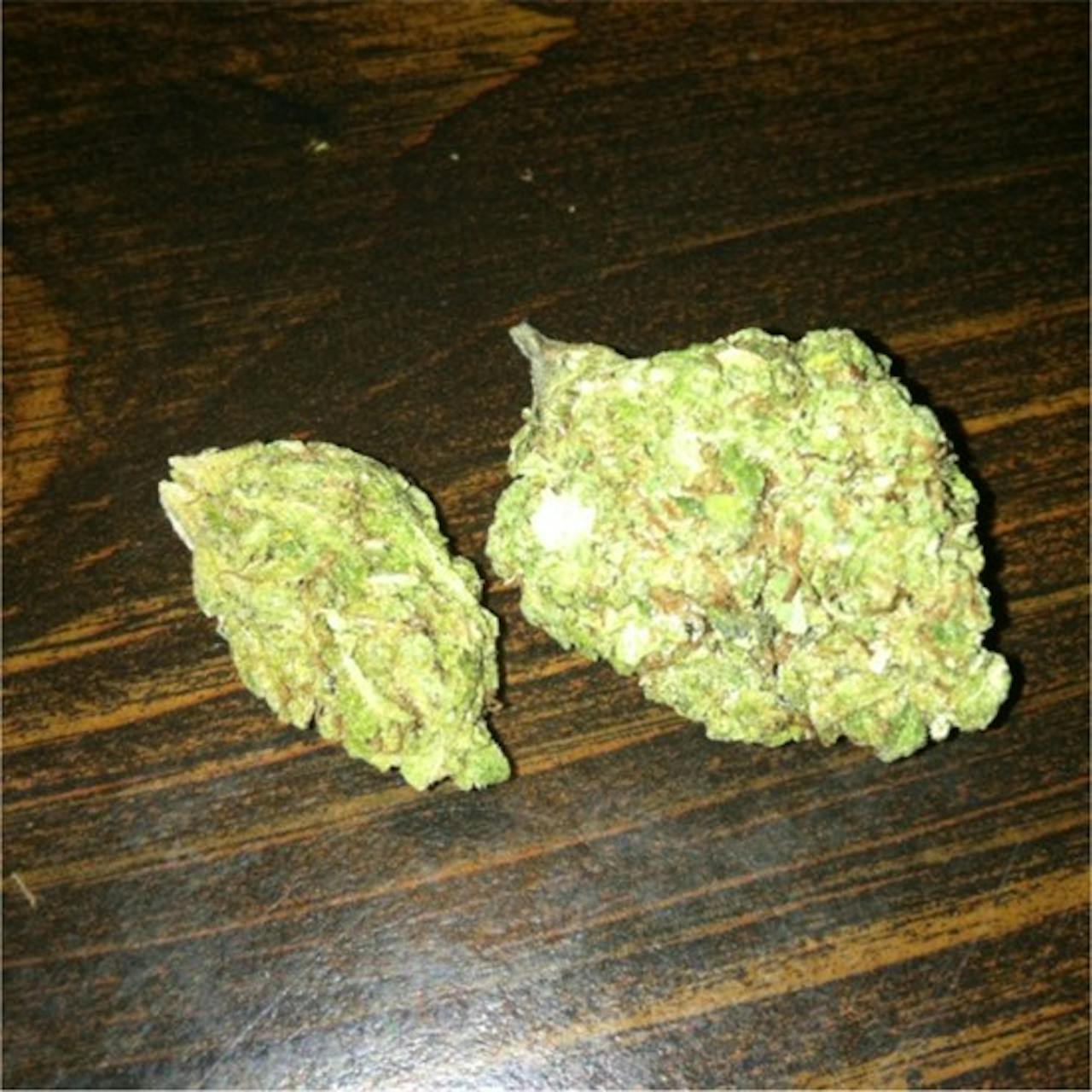 Photos of Jane Doe Weed Strain Buds | Leafly