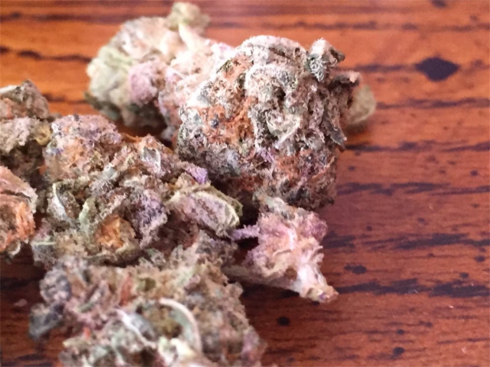 Photos of Mars OG Weed Strain Buds | Leafly