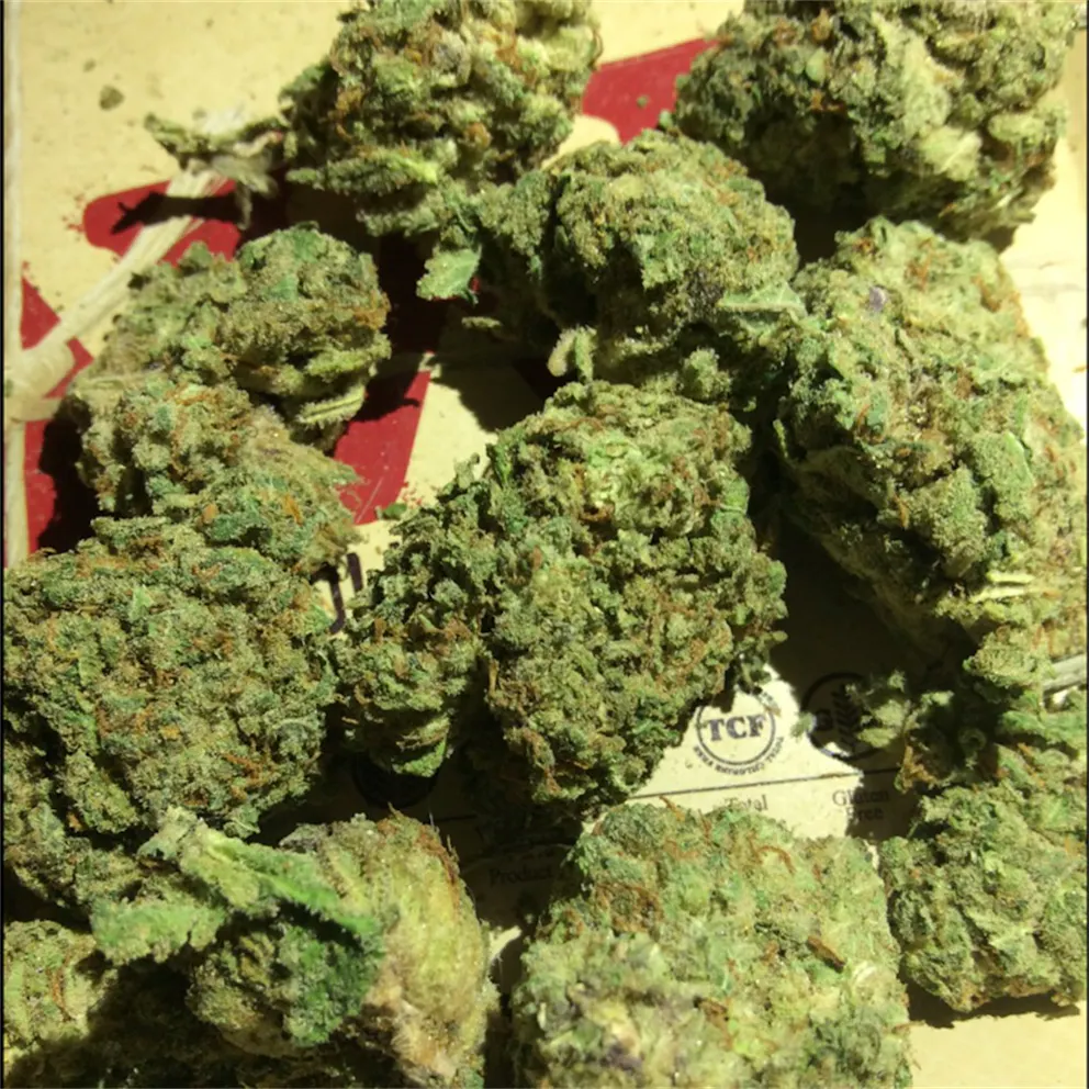 Photos of Nuken Weed Strain Buds | Leafly