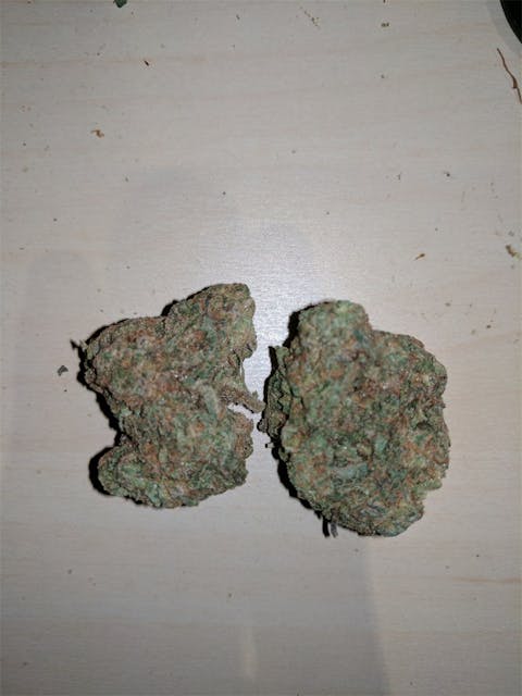 Pineapple Express Weed Strain Information | Leafly