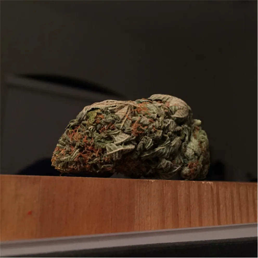 Photos of Platinum Bubba Kush Weed Strain Buds | Leafly