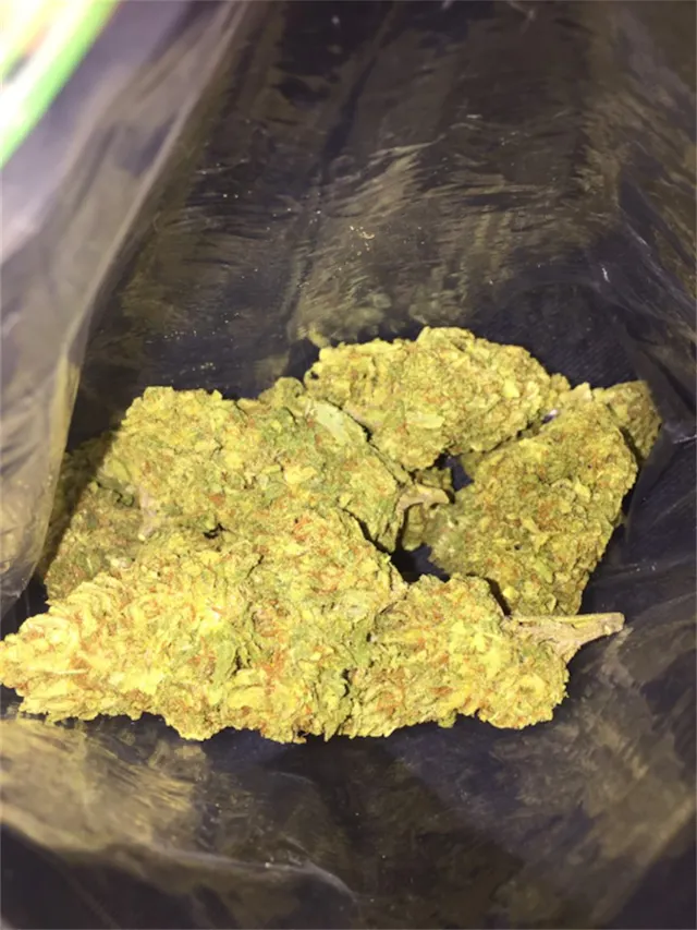Photos of SAGE Weed Strain Buds | Leafly