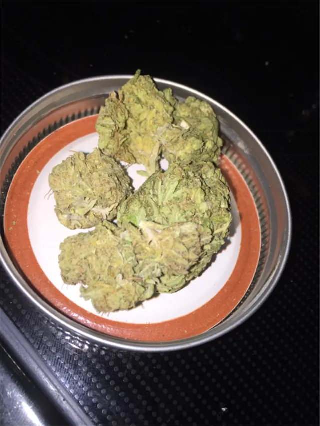 Photos of SFV OG Weed Strain Buds | Leafly